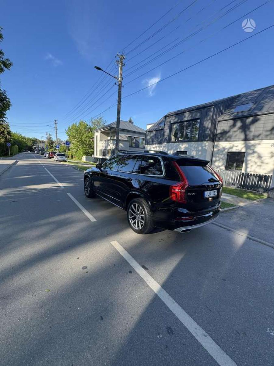 Black Volvo XC90 2019 in Kaunas, with an engine capacity of 1.97 L and mileage of 39 thousand km for 28600 €, photo 7 on AUTOMOTO.COM.LV