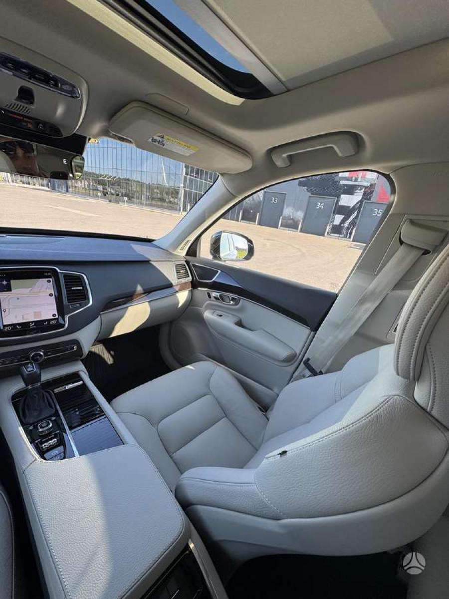 Black Volvo XC90 2019 in Kaunas, with an engine capacity of 1.97 L and mileage of 39 thousand km for 28600 €, photo 11 on AUTOMOTO.COM.LV