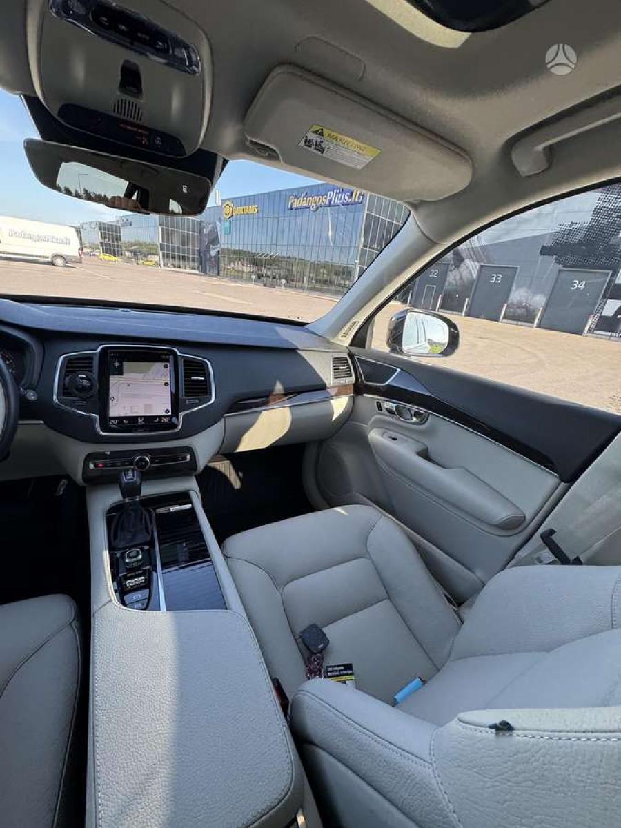 Black Volvo XC90 2019 in Kaunas, with an engine capacity of 1.97 L and mileage of 39 thousand km for 28600 €, photo 12 on AUTOMOTO.COM.LV