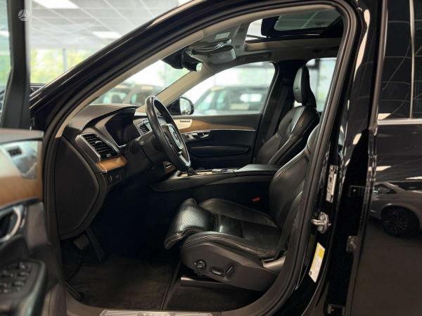 Black Volvo XC90 2019 in Klaipeda, with an engine capacity of 1.97 L and mileage of 155 thousand km for 24900 €, photo 8 on AUTOMOTO.COM.LV