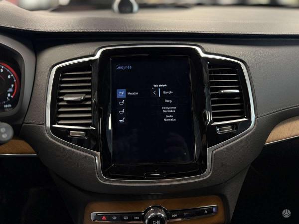 Black Volvo XC90 2019 in Klaipeda, with an engine capacity of 1.97 L and mileage of 155 thousand km for 24900 €, photo 9 on AUTOMOTO.COM.LV