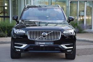 Black Volvo XC90 2019 in Vilnius, with an engine capacity of 1.97 L and mileage of 295 thousand km for 22999 €, photo 4 on AUTOMOTO.COM.LV