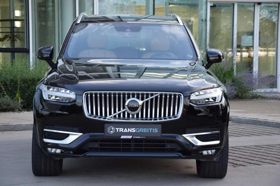 Black Volvo XC90 2019 in Vilnius, with an engine capacity of 1.97 L and mileage of 295 thousand km for 22999 €, photo 4 on AUTOMOTO.COM.LV