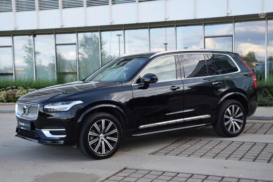 Black Volvo XC90 2019 in Vilnius, with an engine capacity of 1.97 L and mileage of 295 thousand km for 22999 €, photo 9 on AUTOMOTO.COM.LV