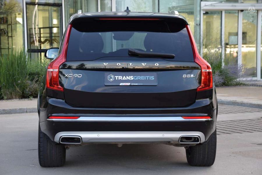 Black Volvo XC90 2019 in Vilnius, with an engine capacity of 1.97 L and mileage of 295 thousand km for 22999 €, photo 12 on AUTOMOTO.COM.LV