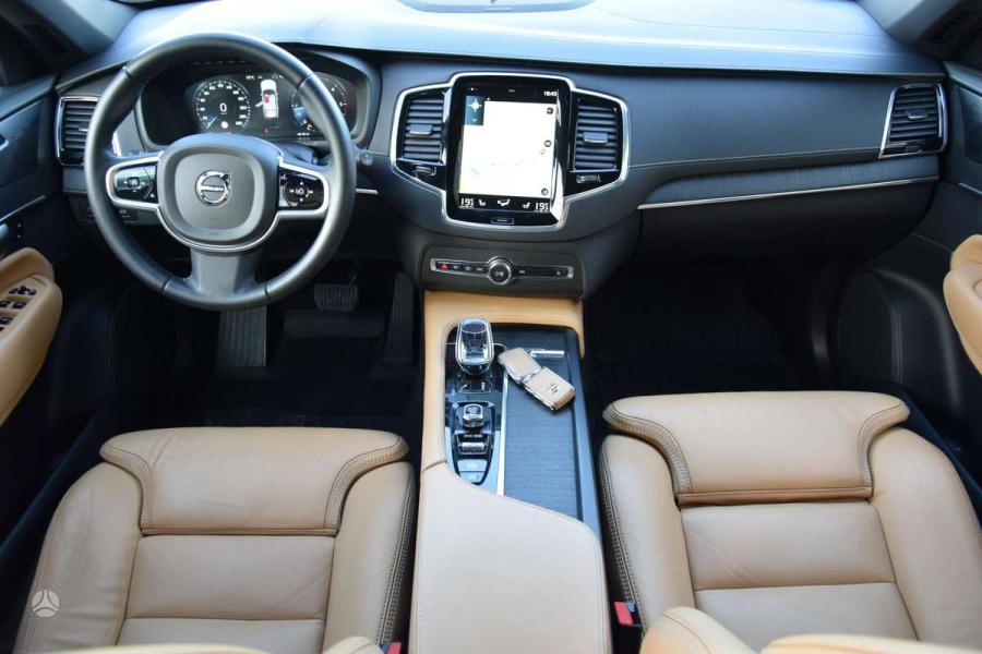 Black Volvo XC90 2019 in Vilnius, with an engine capacity of 1.97 L and mileage of 295 thousand km for 22999 €, photo 20 on AUTOMOTO.COM.LV