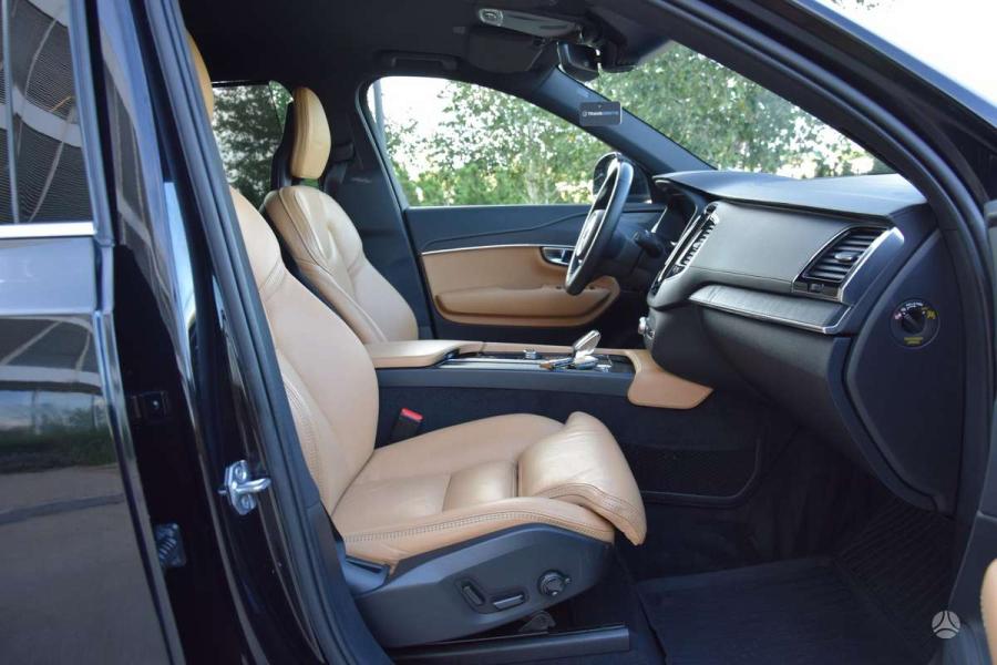 Black Volvo XC90 2019 in Vilnius, with an engine capacity of 1.97 L and mileage of 295 thousand km for 22999 €, photo 22 on AUTOMOTO.COM.LV
