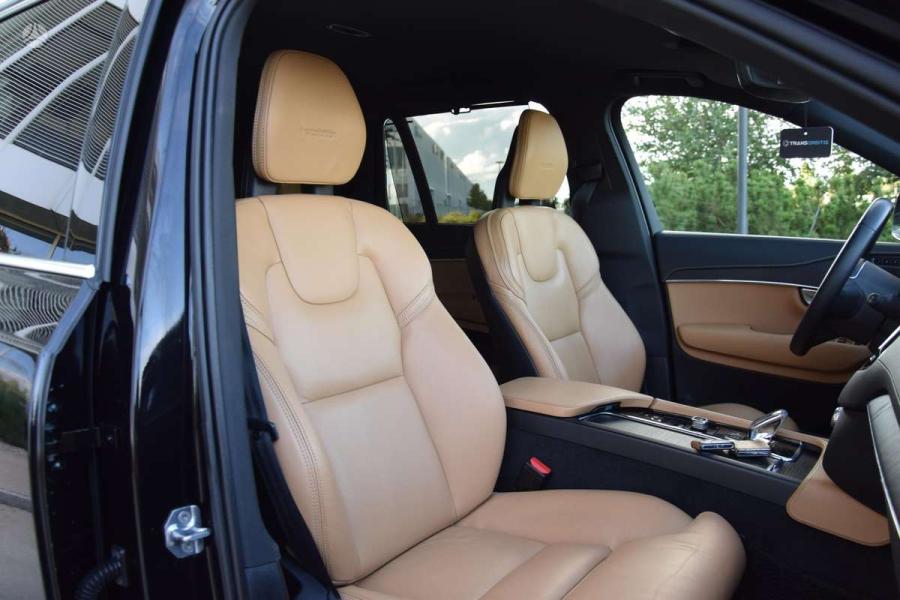 Black Volvo XC90 2019 in Vilnius, with an engine capacity of 1.97 L and mileage of 295 thousand km for 22999 €, photo 23 on AUTOMOTO.COM.LV