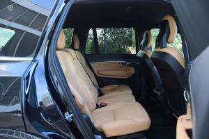 Black Volvo XC90 2019 in Vilnius, with an engine capacity of 1.97 L and mileage of 295 thousand km for 22999 €, photo 24 on AUTOMOTO.COM.LV