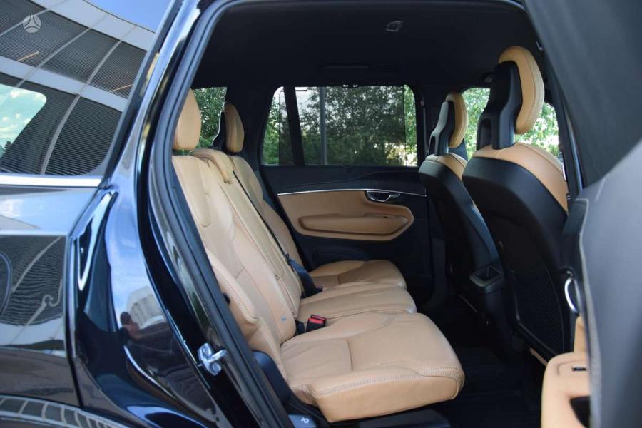 Black Volvo XC90 2019 in Vilnius, with an engine capacity of 1.97 L and mileage of 295 thousand km for 22999 €, photo 24 on AUTOMOTO.COM.LV