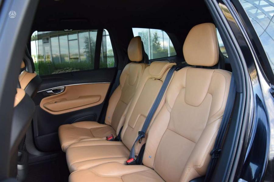 Black Volvo XC90 2019 in Vilnius, with an engine capacity of 1.97 L and mileage of 295 thousand km for 22999 €, photo 26 on AUTOMOTO.COM.LV