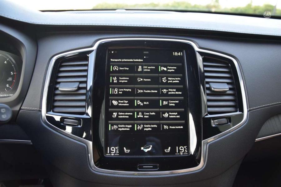 Black Volvo XC90 2019 in Vilnius, with an engine capacity of 1.97 L and mileage of 295 thousand km for 22999 €, photo 34 on AUTOMOTO.COM.LV