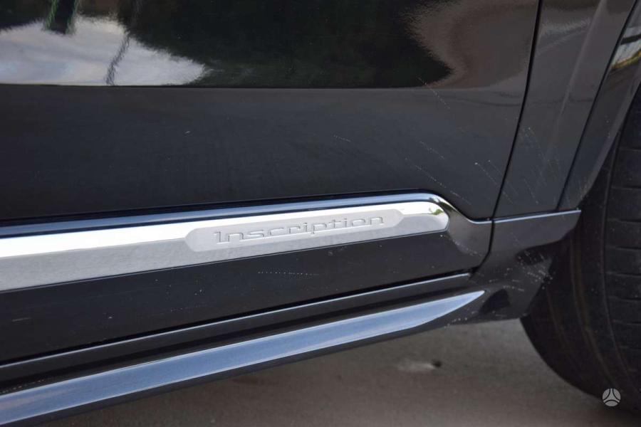 Black Volvo XC90 2019 in Vilnius, with an engine capacity of 1.97 L and mileage of 295 thousand km for 22999 €, photo 37 on AUTOMOTO.COM.LV