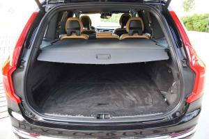 Black Volvo XC90 2019 in Vilnius, with an engine capacity of 1.97 L and mileage of 295 thousand km for 22999 €, photo 41 on AUTOMOTO.COM.LV