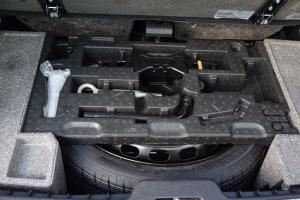 Black Volvo XC90 2019 in Vilnius, with an engine capacity of 1.97 L and mileage of 295 thousand km for 22999 €, photo 42 on AUTOMOTO.COM.LV