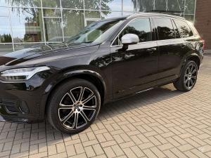 Black Volvo XC90 2019 in Sakiai, with an engine capacity of 1.97 L and mileage of 174 thousand km for 28000 €, photo 3 on AUTOMOTO.COM.LV