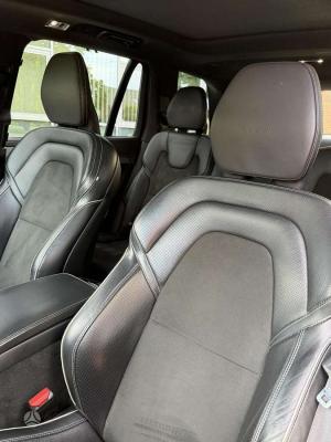 Black Volvo XC90 2019 in Sakiai, with an engine capacity of 1.97 L and mileage of 174 thousand km for 28000 €, photo 17 on AUTOMOTO.COM.LV