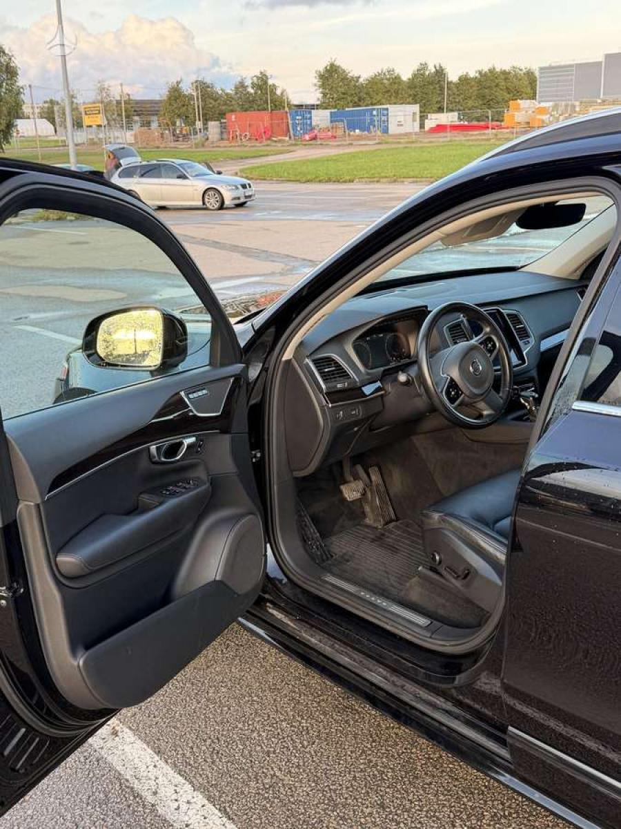 Melns Volvo XC90 2019 Šauļi, ar dzinēja tilpumu 1.97 L un nobraukumu 195 tūkst. km par 23000 €, foto 8 vietnē AUTOMOTO.COM.LV