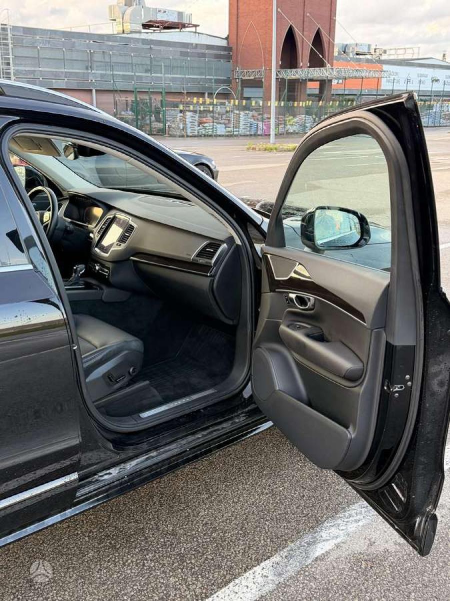 Melns Volvo XC90 2019 Šauļi, ar dzinēja tilpumu 1.97 L un nobraukumu 195 tūkst. km par 23000 €, foto 9 vietnē AUTOMOTO.COM.LV