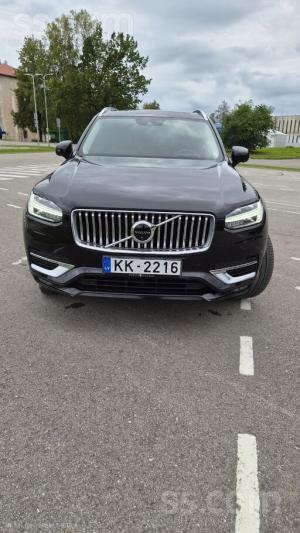 Black Volvo XC90 2019 in Cesis, with an engine capacity of 2.00 L and mileage of 181 thousand km for 29999 €, photo 4 on AUTOMOTO.COM.LV