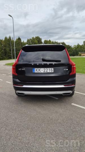 Black Volvo XC90 2019 in Cesis, with an engine capacity of 2.00 L and mileage of 181 thousand km for 29999 €, photo 5 on AUTOMOTO.COM.LV