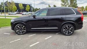 Black Volvo XC90 2019 in Cesis, with an engine capacity of 2.00 L and mileage of 181 thousand km for 29999 €, photo 6 on AUTOMOTO.COM.LV