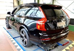 Black Volvo XC90 2020 in Klaipeda, with an engine capacity of 1.97 L and mileage of 114 thousand km for 39900 €, photo 4 on AUTOMOTO.COM.LV