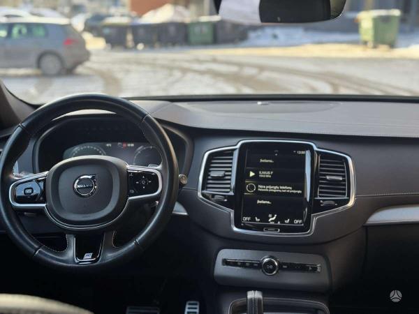 Melns Volvo XC90 2020 Viļņa, ar dzinēja tilpumu 1.97 L un nobraukumu 280 tūkst. km par 24900 €, foto 10 vietnē AUTOMOTO.COM.LV