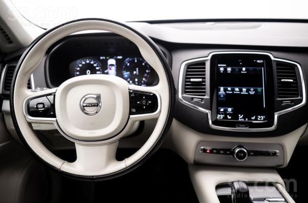 Black Volvo XC90 2020 in Riga, with an engine capacity of 2.00 L and mileage of 135 thousand km for 34999 €, photo 7 on AUTOMOTO.COM.LV