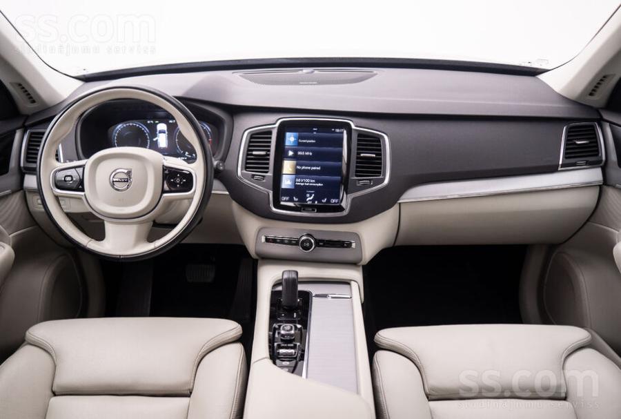 Black Volvo XC90 2020 in Riga, with an engine capacity of 2.00 L and mileage of 135 thousand km for 31999 €, photo 14 on AUTOMOTO.COM.LV