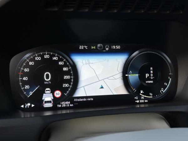 Melns Volvo XC90 2020 Rīga, ar dzinēja tilpumu 2.00 L un nobraukumu 140 tūkst. km par 39850 €, foto 2 vietnē AUTOMOTO.COM.LV