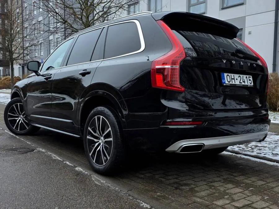 Black Volvo XC90 2020 in Riga, with an engine capacity of 2.00 L and mileage of 260 thousand km for 24490 €, photo 1 on AUTOMOTO.COM.LV