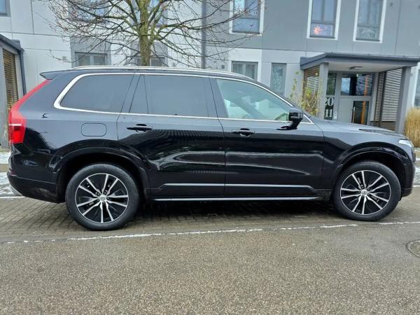Black Volvo XC90 2020 in Riga, with an engine capacity of 2.00 L and mileage of 260 thousand km for 24490 €, photo 3 on AUTOMOTO.COM.LV
