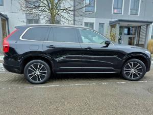 Black Volvo XC90 2020 in Riga, with an engine capacity of 2.00 L and mileage of 260 thousand km for 24490 €, photo 4 on AUTOMOTO.COM.LV