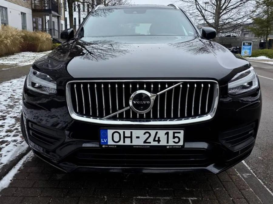 Black Volvo XC90 2020 in Riga, with an engine capacity of 2.00 L and mileage of 260 thousand km for 24490 €, photo 6 on AUTOMOTO.COM.LV