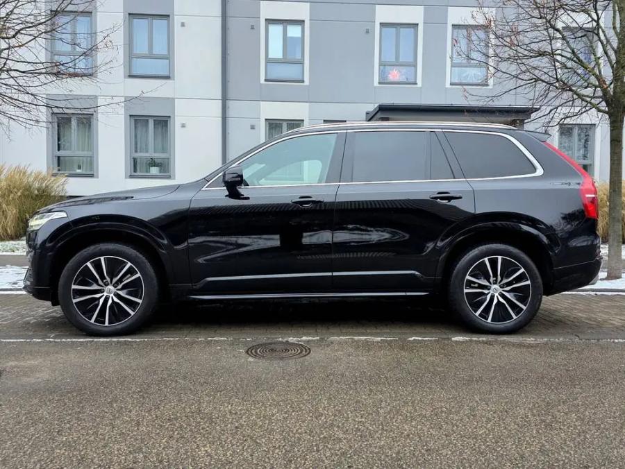Black Volvo XC90 2020 in Riga, with an engine capacity of 2.00 L and mileage of 260 thousand km for 24490 €, photo 8 on AUTOMOTO.COM.LV