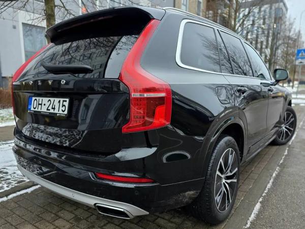 Black Volvo XC90 2020 in Riga, with an engine capacity of 2.00 L and mileage of 260 thousand km for 24490 €, photo 9 on AUTOMOTO.COM.LV