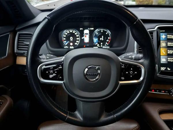 Black Volvo XC90 2020 in Riga, with an engine capacity of 2.00 L and mileage of 260 thousand km for 24490 €, photo 10 on AUTOMOTO.COM.LV
