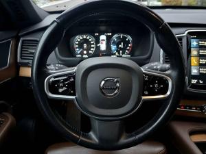Black Volvo XC90 2020 in Riga, with an engine capacity of 2.00 L and mileage of 260 thousand km for 24490 €, photo 11 on AUTOMOTO.COM.LV