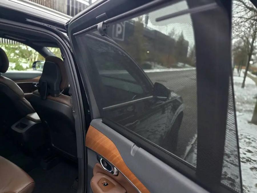 Black Volvo XC90 2020 in Riga, with an engine capacity of 2.00 L and mileage of 260 thousand km for 24490 €, photo 29 on AUTOMOTO.COM.LV