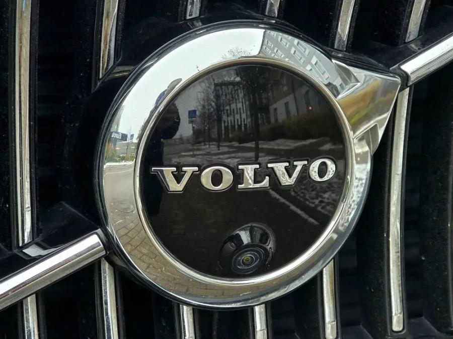 Black Volvo XC90 2020 in Riga, with an engine capacity of 2.00 L and mileage of 260 thousand km for 24490 €, photo 36 on AUTOMOTO.COM.LV