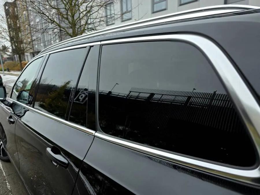 Black Volvo XC90 2020 in Riga, with an engine capacity of 2.00 L and mileage of 260 thousand km for 24490 €, photo 50 on AUTOMOTO.COM.LV