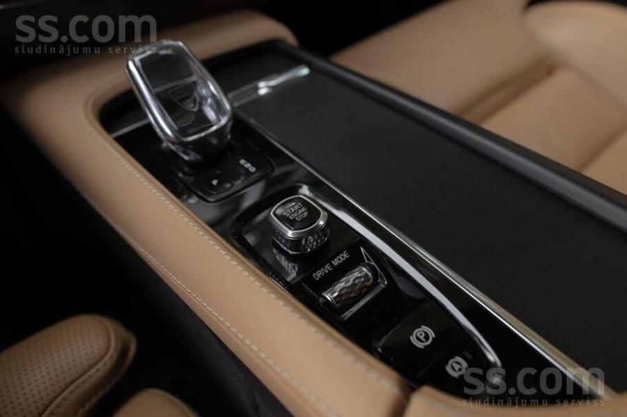 Melns Volvo XC90 2020 Jelgava, ar dzinēja tilpumu 2.00 L un nobraukumu 0 tūkst. km par 27500 €, foto 23 vietnē AUTOMOTO.COM.LV