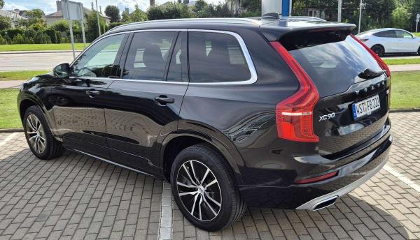 Black Volvo XC90 2020 in Siauliai, with an engine capacity of 1.97 L and mileage of 97 thousand km for 29800 €, photo 6 on AUTOMOTO.COM.LV