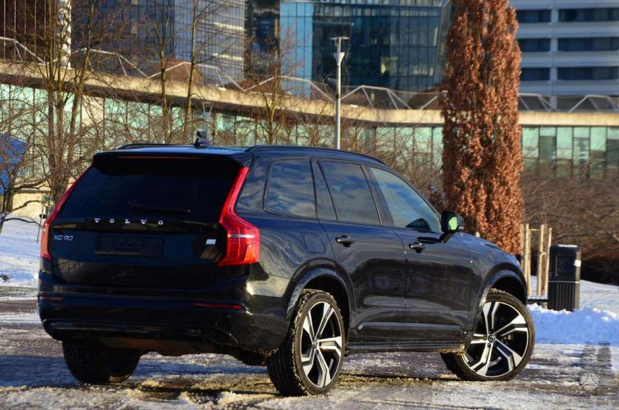 Melns Volvo XC90 2021 Viļņa, ar dzinēja tilpumu 1.97 L un nobraukumu 205 tūkst. km par 33990 €, foto 24 vietnē AUTOMOTO.COM.LV