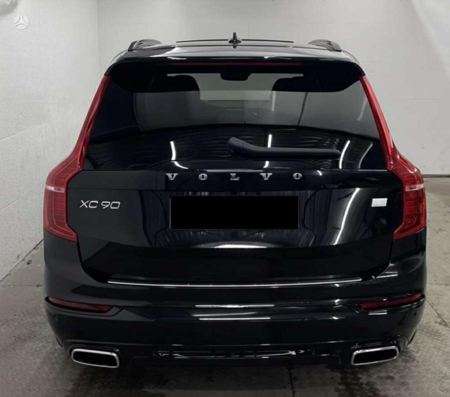 Black Volvo XC90 2021 in Vilnius, with an engine capacity of 1.97 L and mileage of 114 thousand km for 49990 €, photo 13 on AUTOMOTO.COM.LV