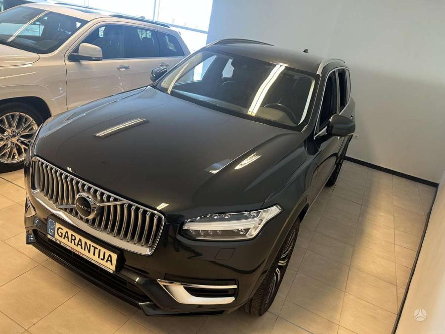 Black Volvo XC90 2021 in Siauliai, with an engine capacity of 1.97 L and mileage of 102 thousand km for 34500 €, photo 2 on AUTOMOTO.COM.LV