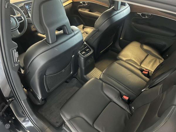 Melns Volvo XC90 2021 Šauļi, ar dzinēja tilpumu 1.97 L un nobraukumu 102 tūkst. km par 34500 €, foto 9 vietnē AUTOMOTO.COM.LV