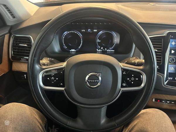 Black Volvo XC90 2021 in Siauliai, with an engine capacity of 1.97 L and mileage of 102 thousand km for 34500 €, photo 11 on AUTOMOTO.COM.LV