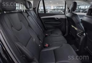 Black Volvo XC90 2021 in Riga, with an engine capacity of 2.00 L and mileage of 131 thousand km for 39500 €, photo 5 on AUTOMOTO.COM.LV
